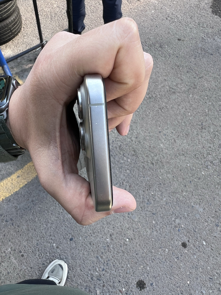 Iphone 15 pro sotiladi