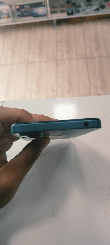 Redmi 13 C srochna sotiladi
