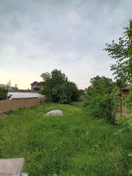 Yunsobod zentta yer sotiladi 8sutu 350 000$min