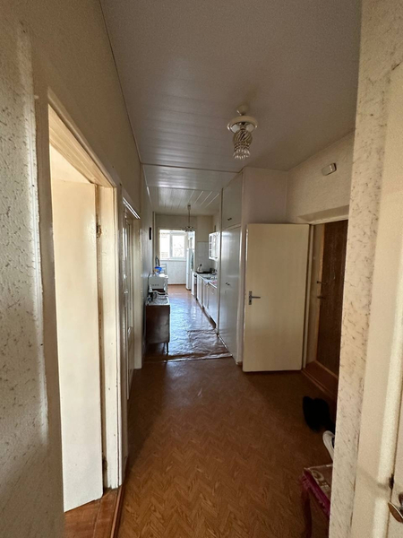 Продаётся квартира в  М.Улугбекском р.не напротив 