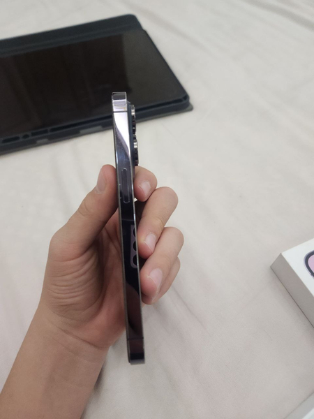 Iphone 14 pro yengi rangidan sotiladi