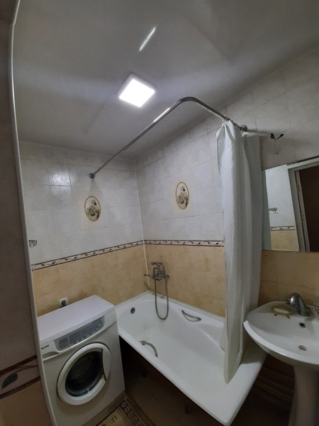 Продам квартиру 4/1/4 м-в ТТЗ-1 Диадора балкон 2/6