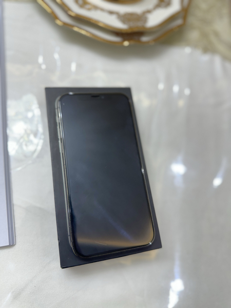 Iphone 12pro qora 128gb kar dok yoki abmen