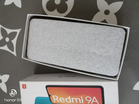 Продаётся телефон redmi 9А.