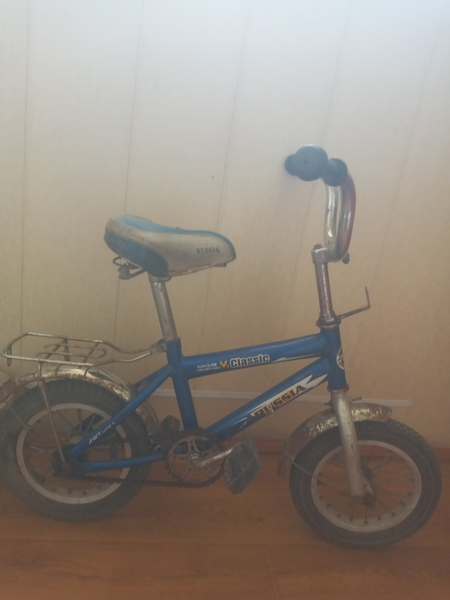 Bolalar velosipedi sotiladi