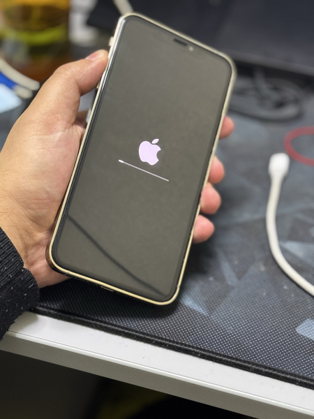 Ayfon Xs Max 256GB srochna sotiladi