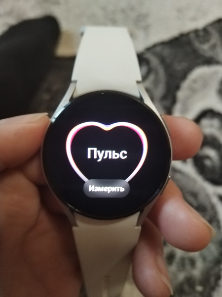 Продаются часы Samsung Galaxy Watch 4