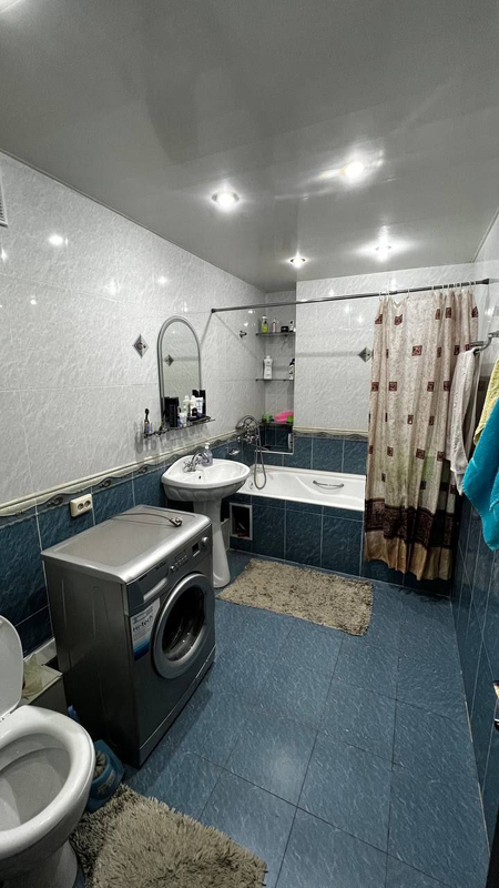 Буюк Ипак Йули 4/4/5  80м²  Кирпич.