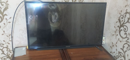 Samsung pelisos hamda televizor 43 lik