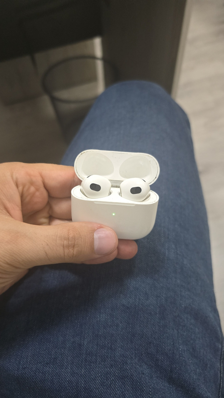 Продаётся airpods 2