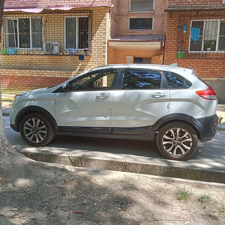 Lada Xray Cross 2019