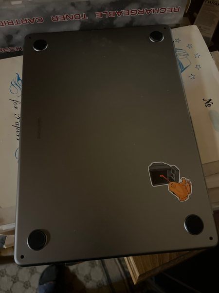 Продам Mac book air m2 базовый в идеальном состоянии