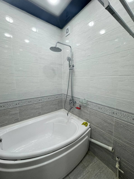 Chilonzor 10 kvartalda uy sotiladi