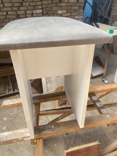 Mebel otradgan stol