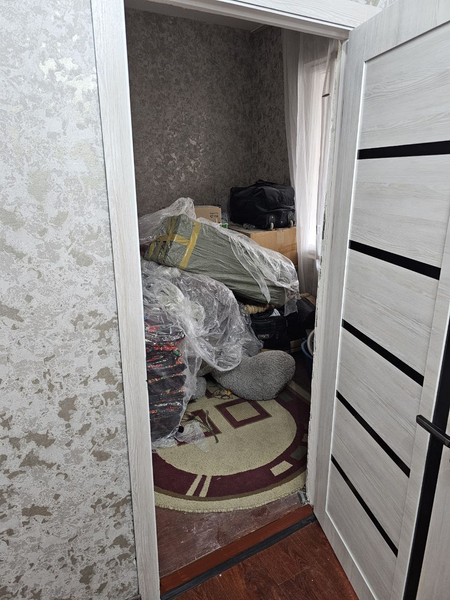 Срочно Юнусабад 11 2/4/4 торец, возле метро Юнусабад, Мега