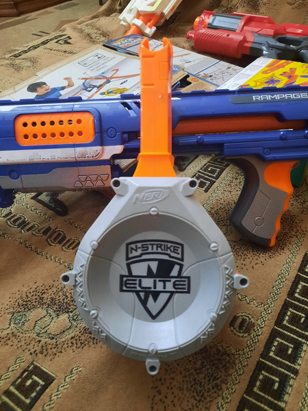 Продаётся бластер нерф Nerf