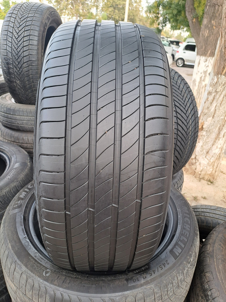 245/45R19 Michelin sotiladi