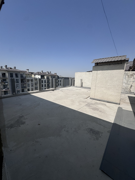 Eshonguzar City 133 kvadrat 63000$ srochna sotiladi