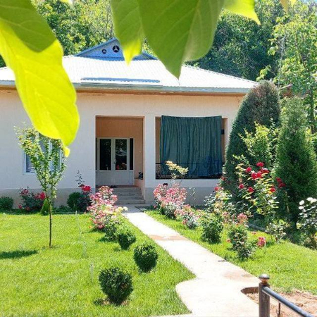 Oq tosh dacha(quyoshga yaqin joyda joylashgan!)