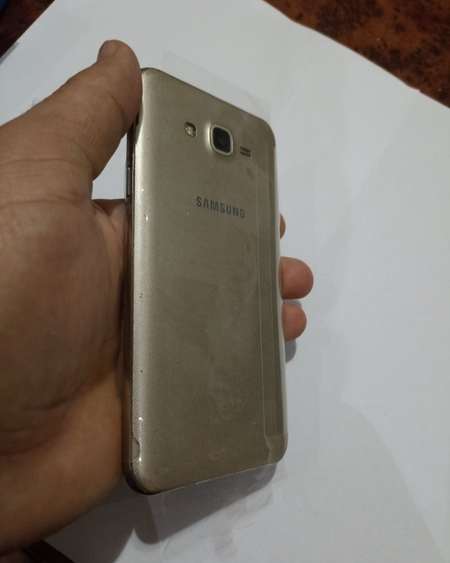 Samsung Galaxy J7 Neo