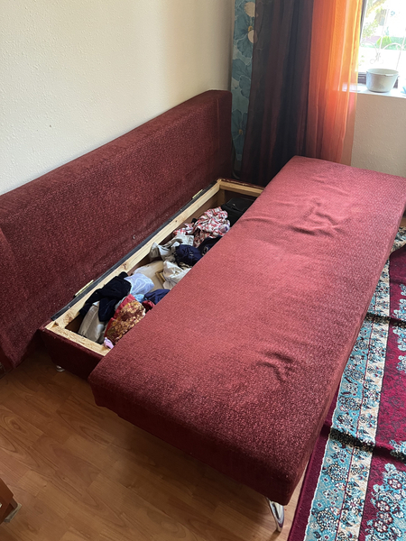Divan-karovat ochiladigan.Диван раскладной.