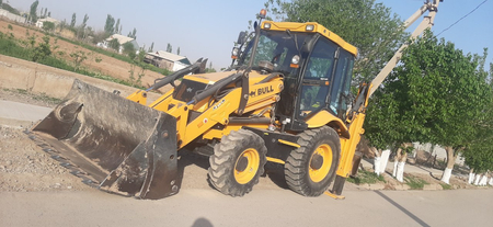 Ekskavator BULL HD100