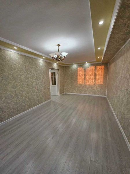 Караташда 4 хонали 4-каватда,9 каватли уй, евроремонт: 90м2