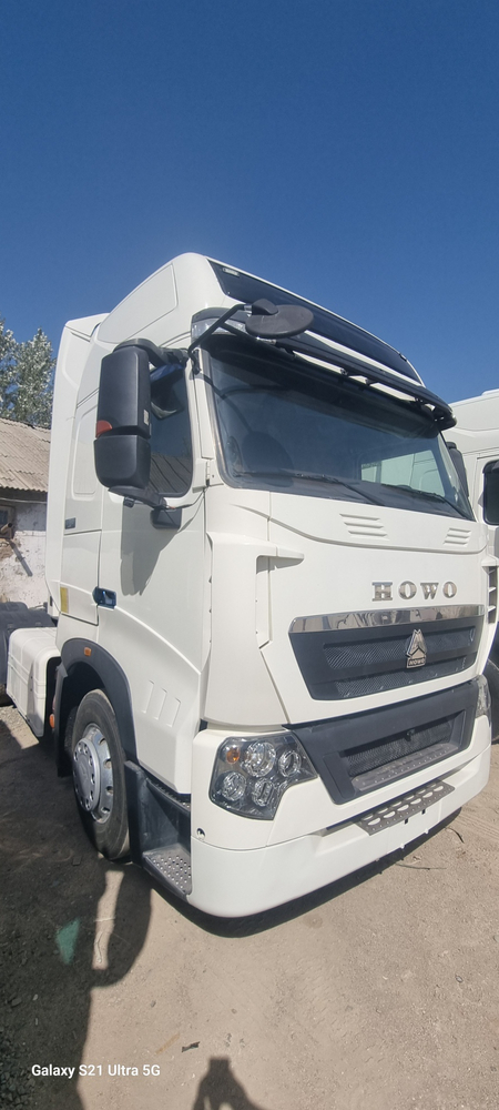 Howo-T7H 6x4 CNG E5