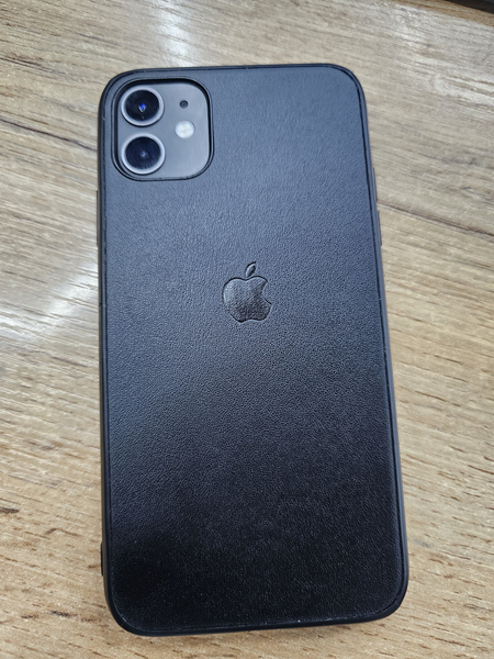 Iphone 11 4/128 sotiladi