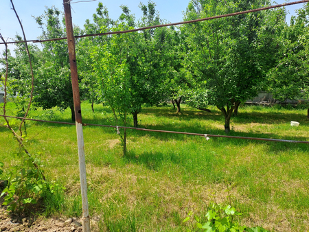 Продам участок 5 соток и можно 2,5  1 соток 15000