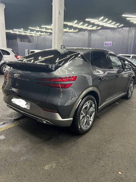 Продается Genesis GV60