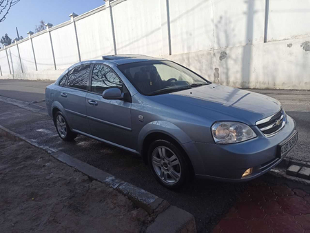 Продаю машину Lacetti