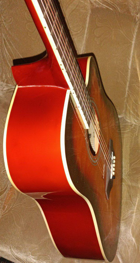 Gitara sotiladi Srochna