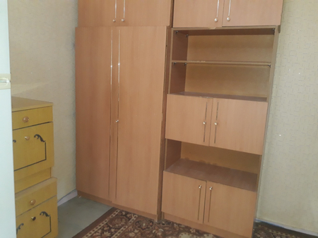 Шкаф б у придаётся срочно
