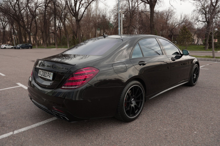 Mercedes benz w222 srochna sotiladi