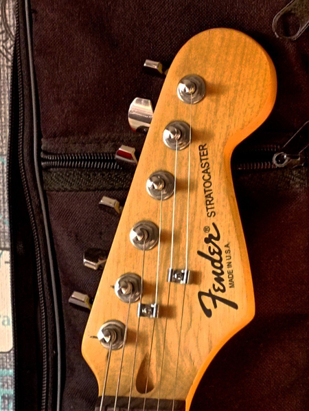 НАБОР! Электрогитара Fender Stratocaster. Новая.