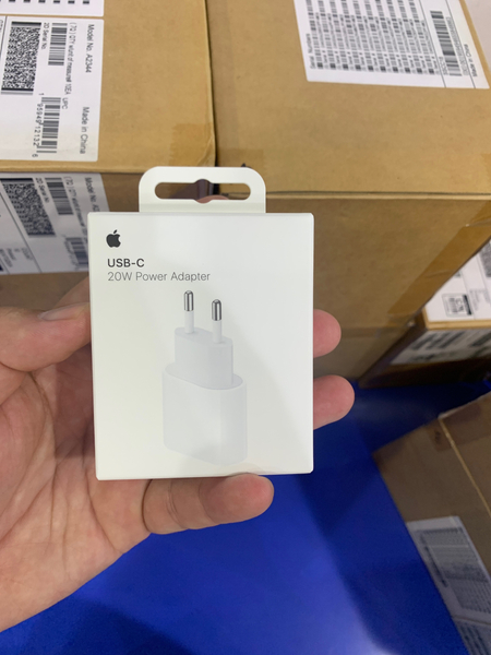 Iphone adapter dubai orginal