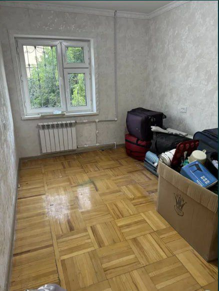Квартира на С.Азимова 4*3/4/5 общ пл 90м  77серия