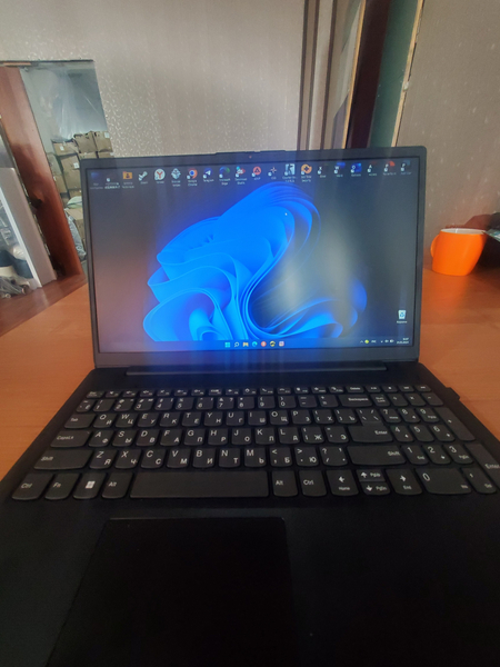 Lenovo V15 Noutbuk
