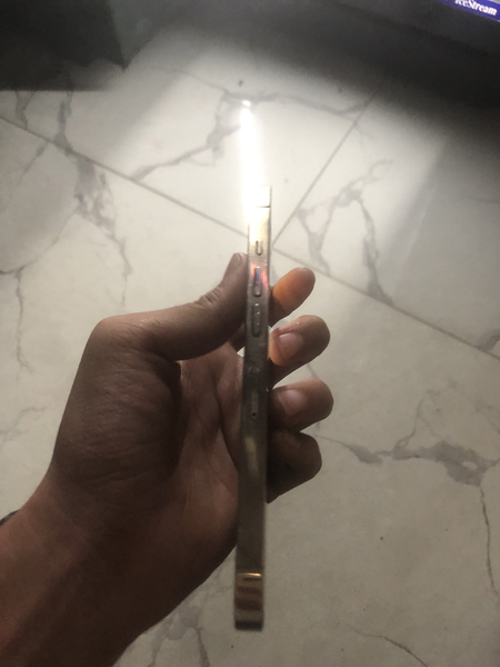 iPhone 13 pro rasrochkaga ham bor
