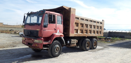 Xowo sinotruk sotiladi  yili 2010  yoqilgʼi dizel 17000$ JM moshinaga