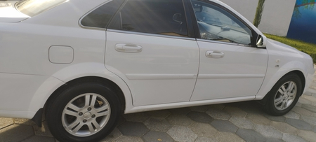 Lacetti 1.8 2010 y