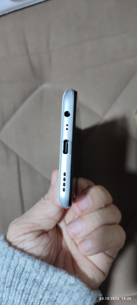 Продаётся realme 6i
