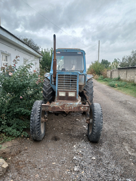 Traktor Belarus Mtz 80