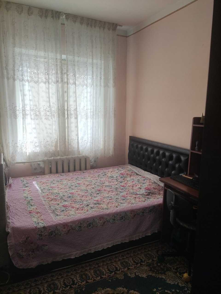 Ахмад Югнакий 2 хона уч хона килинган.