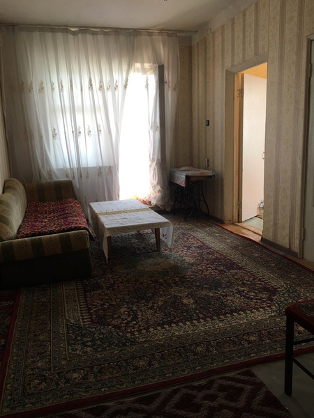 Чирчик Квартира 3 комнатная,