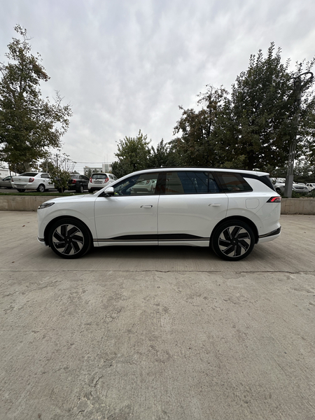 Dongfeng 008 Hybrid
