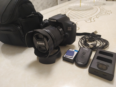Canon 1300D Fotoaparat holati ideal tez sotiladi komplektlari yangi