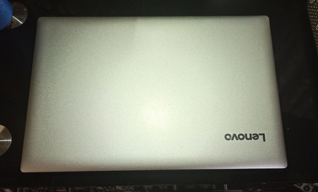 Ноутбук Lenovo Ideapad почти новый.