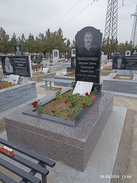 Ёдгорликлар Памяники